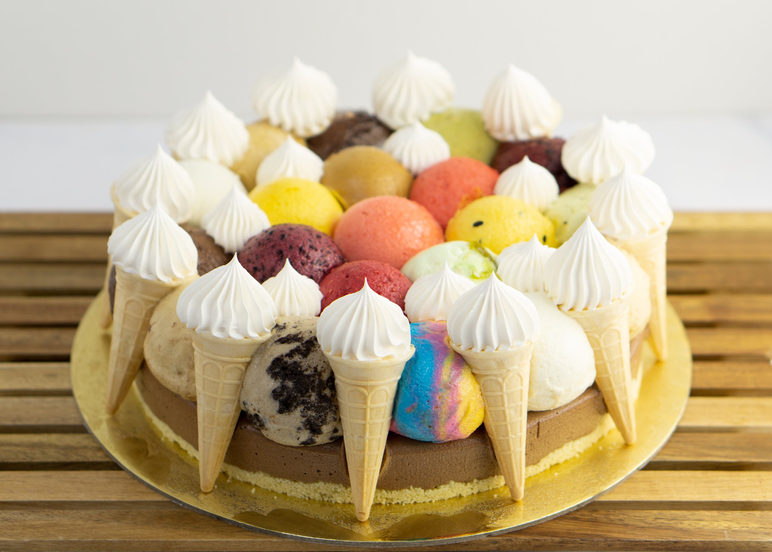 Custom Scoop Cake | Divino Gelato